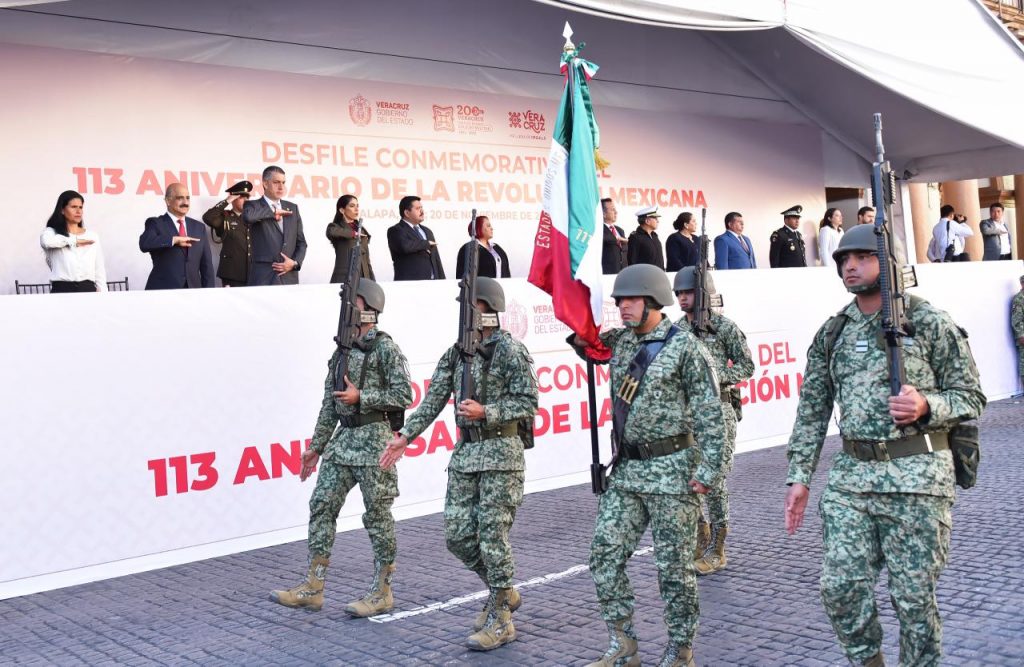 Asiste Ricardo Ahued a desfile conmemorativo de la Revolución Mexicana - Revista Análisis Político